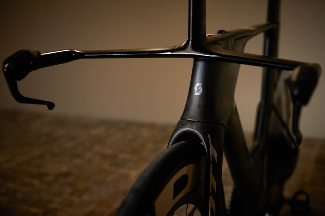 Anpassungen beim Scott „Plasma 6“: Mit diesem Bike geht Magnus Ditlev ...